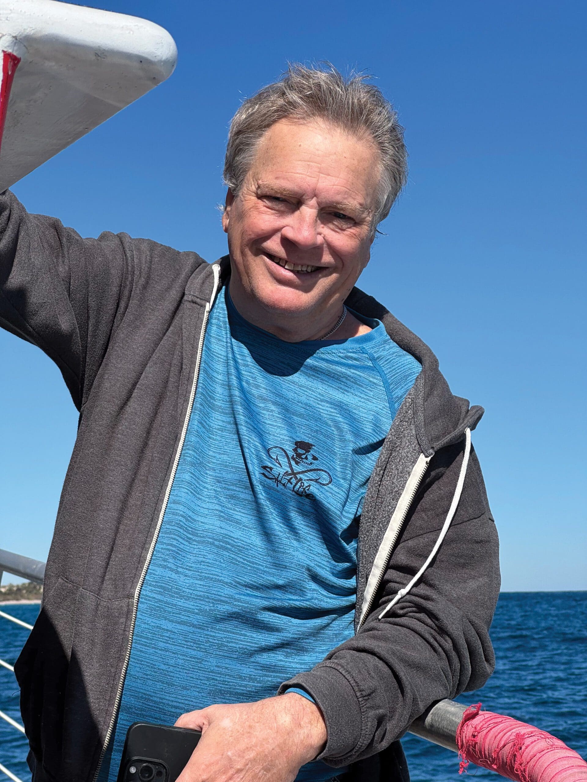 Duncan Christopher High Resolution Bio Photograph – Out Scuba